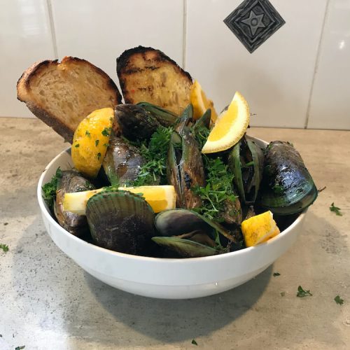 Grilled Mussels With Chili and Garlic (In 5 Easy Steps) - Simply Meat ...