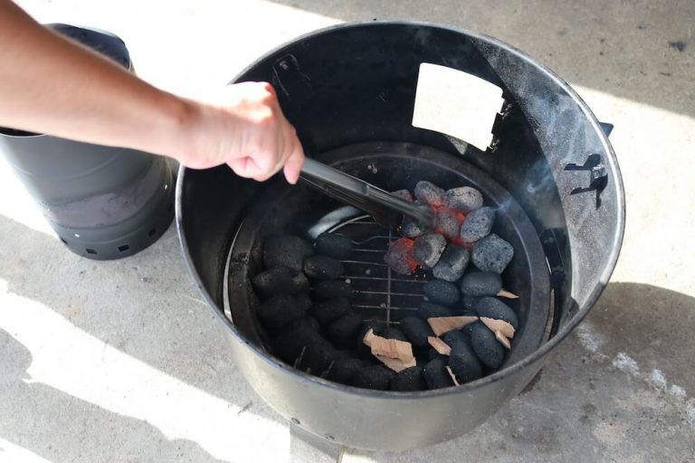 An Easy Guide to Mastering the Charcoal Snake Method | Simply Meat Smoking