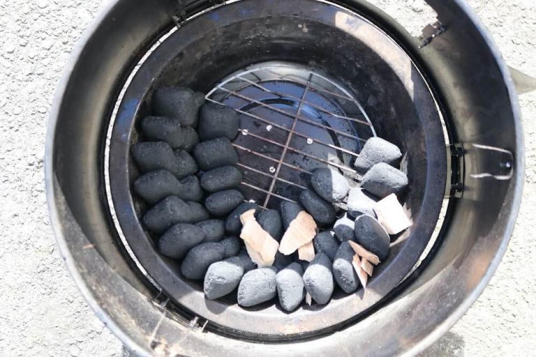 An Easy Guide to Mastering the Charcoal Snake Method | Simply Meat Smoking
