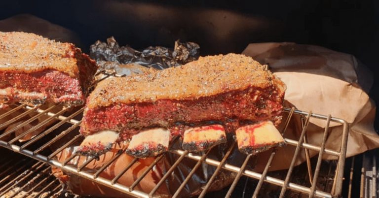 Beef Ribs vs Pork Ribs – What's The Difference? - Simply Meat Smoking