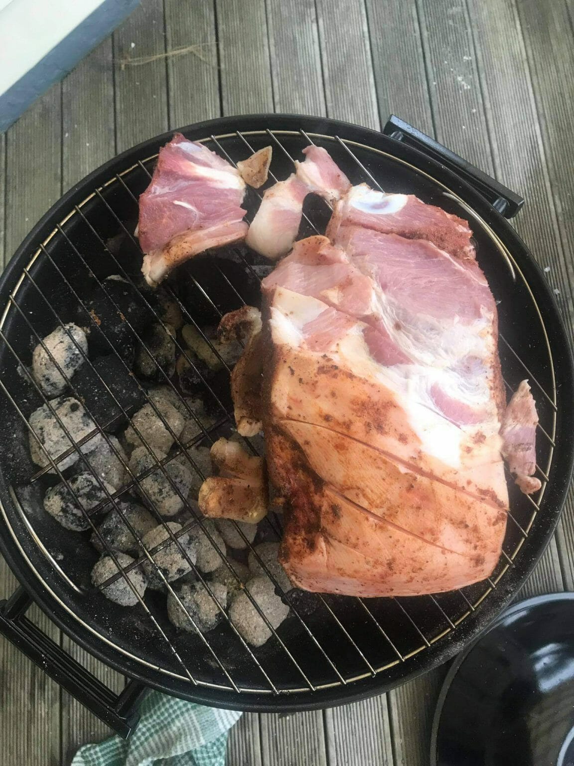 Minion Method: (Set Up Your Charcoal to Cook Low and Slow) - Simply ...