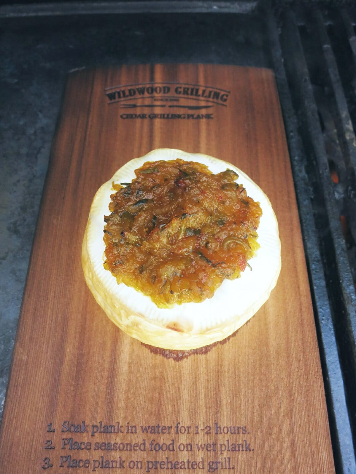 Cedar Planked Brie with Gin Infused Caramelized Onions (5 Easy Steps ...