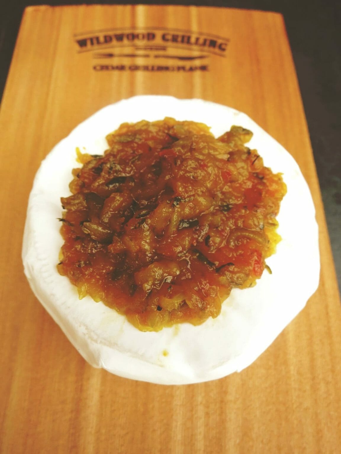 Cedar Planked Brie with Gin Infused Caramelized Onions (5 Easy Steps ...