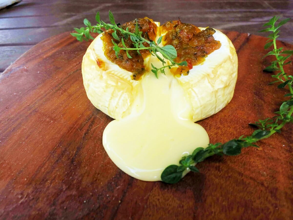 Cedar Planked Brie with Gin Infused Caramelized Onions (5 Easy Steps ...