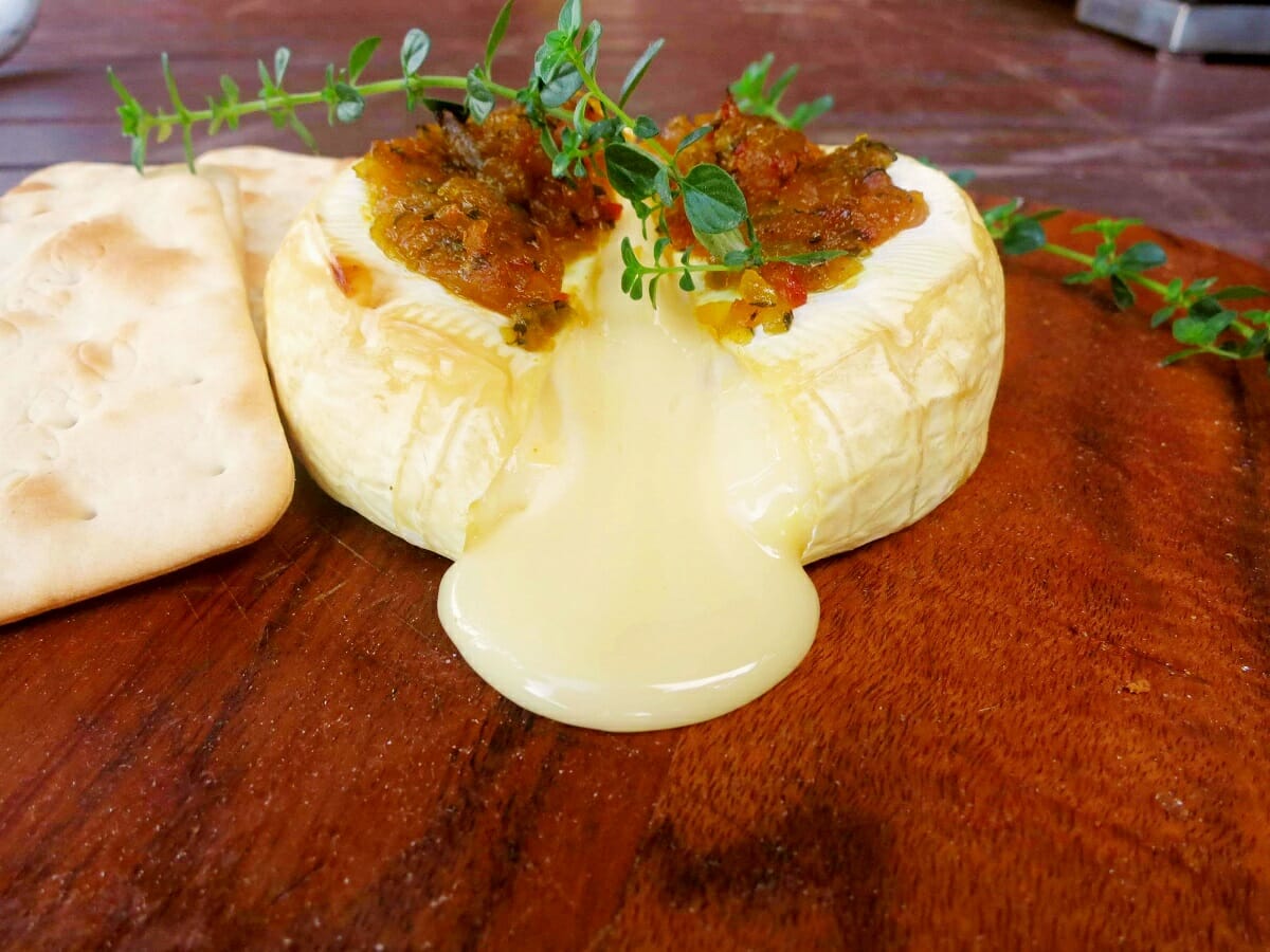 Cedar Planked Brie with Gin Infused Caramelized Onions (5 Easy Steps ...