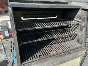 Guide to Gravity Feed Smokers — What Is It & How Does It Work? - Simply ...