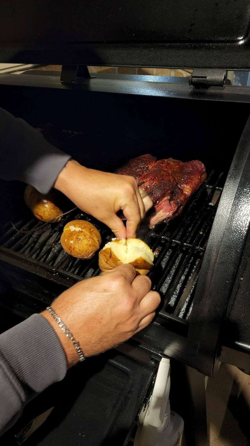 Smoked Cheesy Potatoes (4 Simple Steps) - Simply Meat Smoking