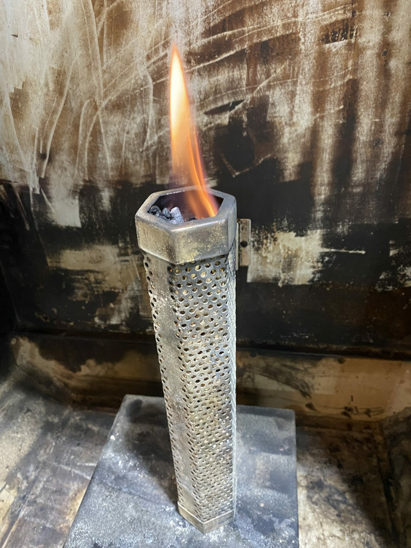 How To Use A Smoke Tube In A Pellet Grill (3 Simple Steps) - Simply ...