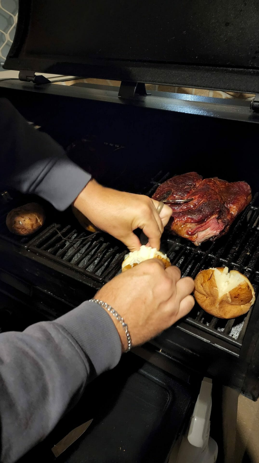 Smoked Cheesy Potatoes (4 Simple Steps) - Simply Meat Smoking