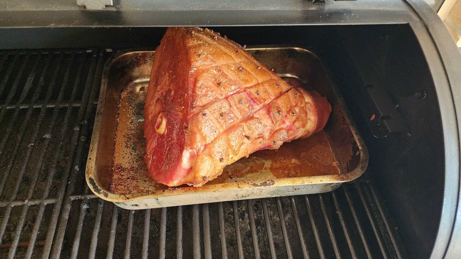 Do You Wrap a Ham in Foil to Smoke? - Simply Meat Smoking
