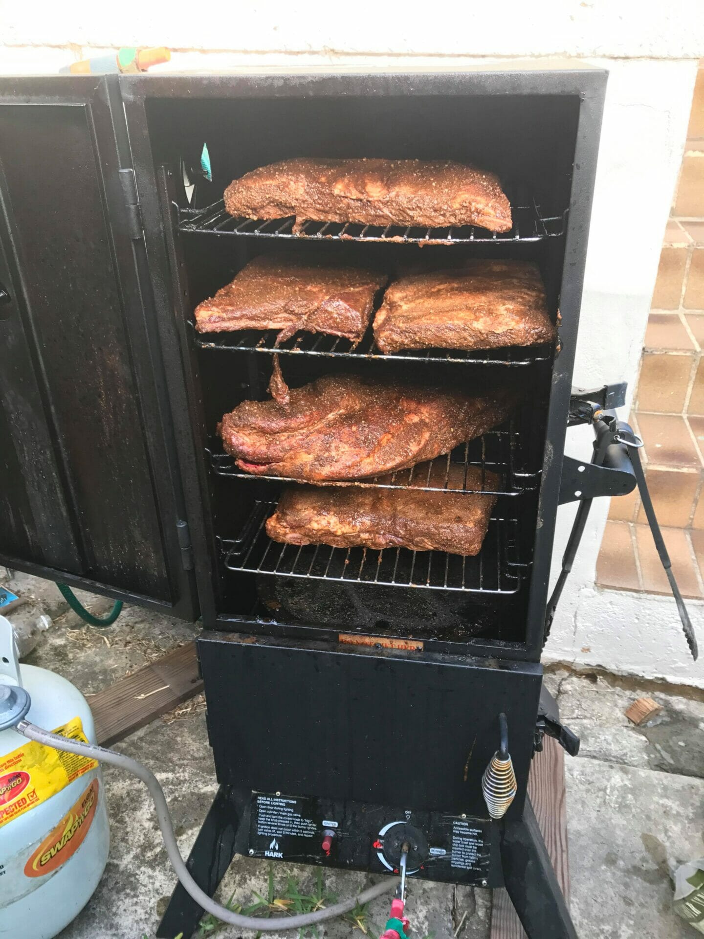 How To Arrange Meat In a Smoker - Simply Meat Smoking